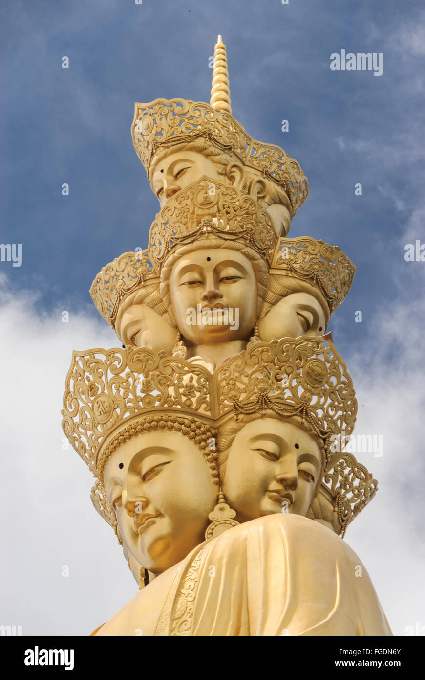 Buddhist statue emei shan hi-res stock photography and images - Alamy