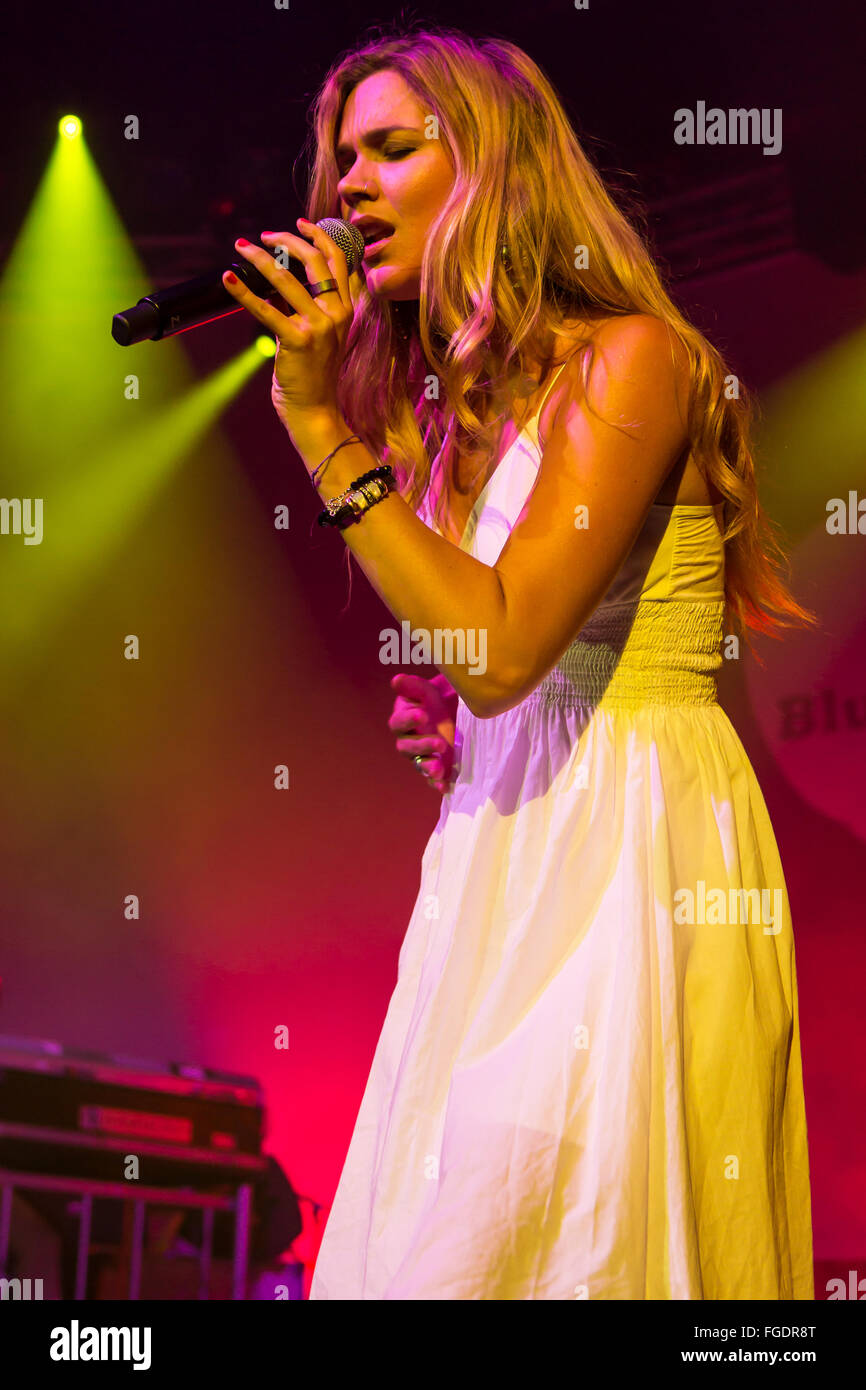 Joss stone singing hi-res stock photography and images - Alamy