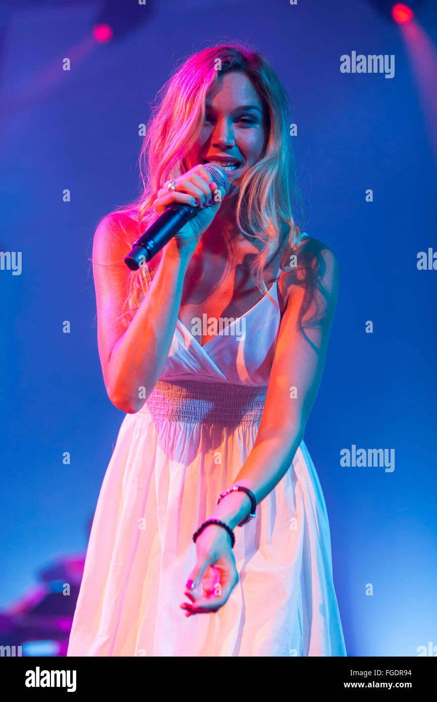 Joss stone singing hi-res stock photography and images - Alamy