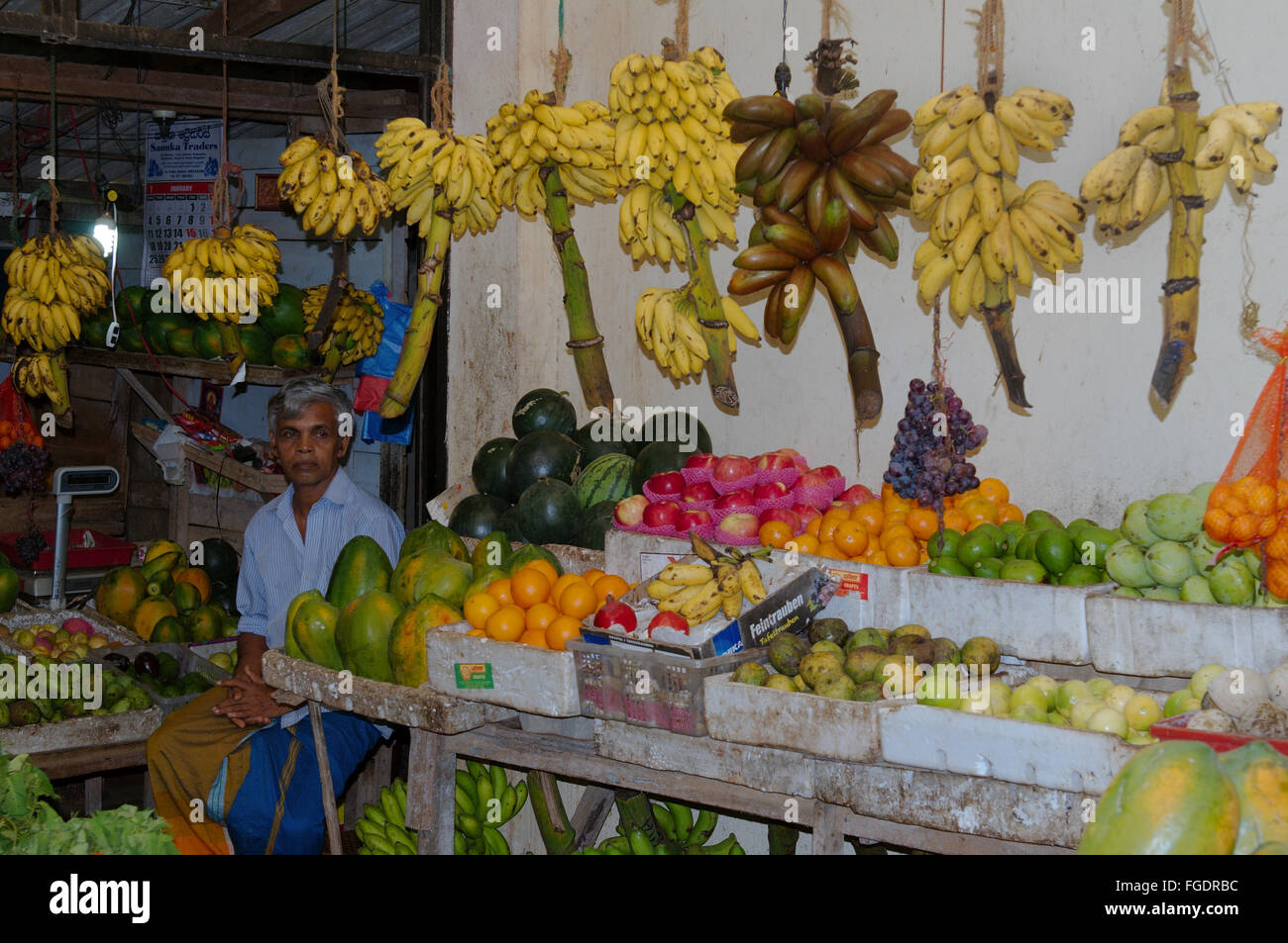 Fruit market bazaar asian hi-res stock photography and images - Alamy