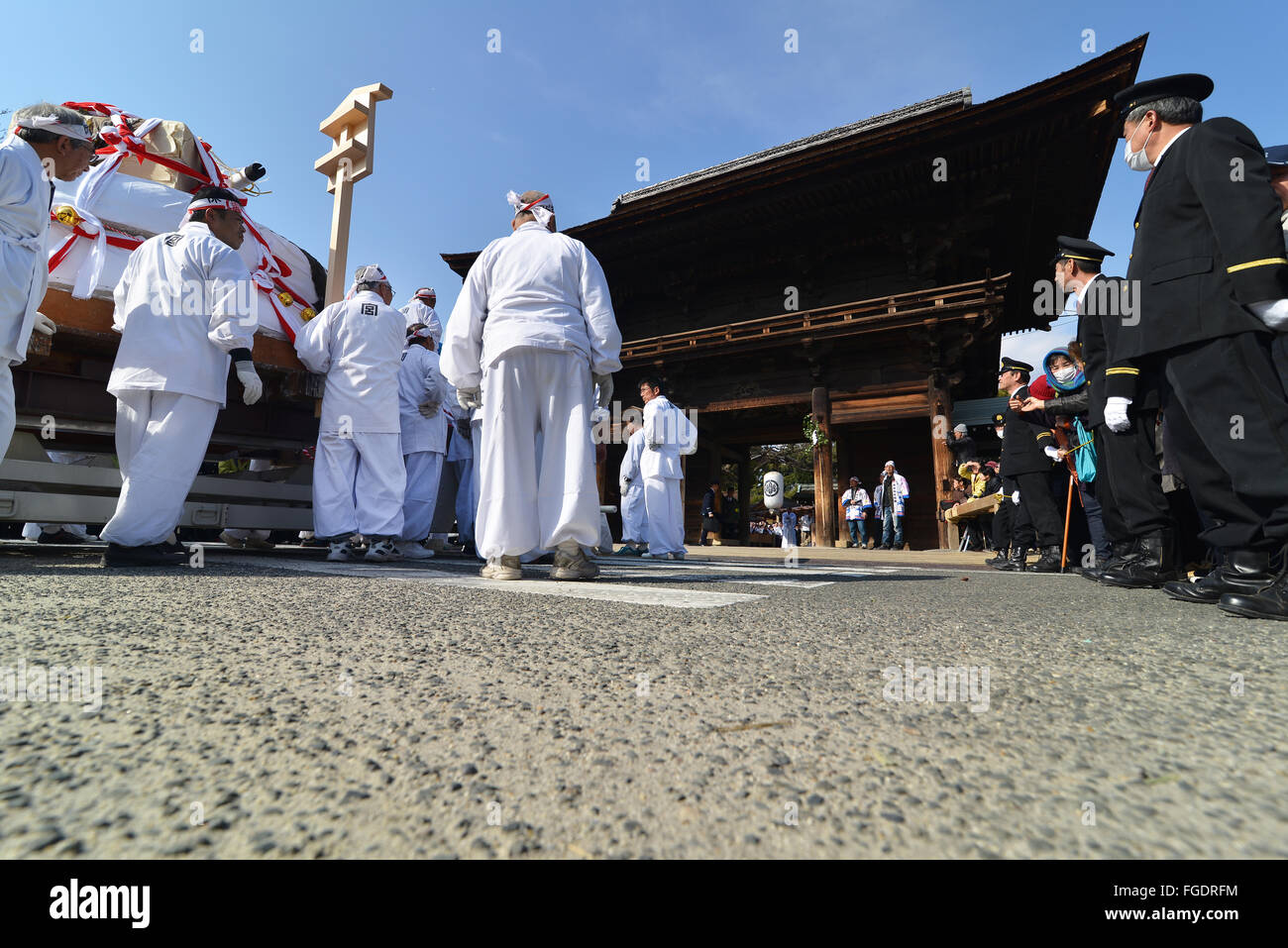 Group of local residents of Inazawa is bringing giant rice cake to the ...