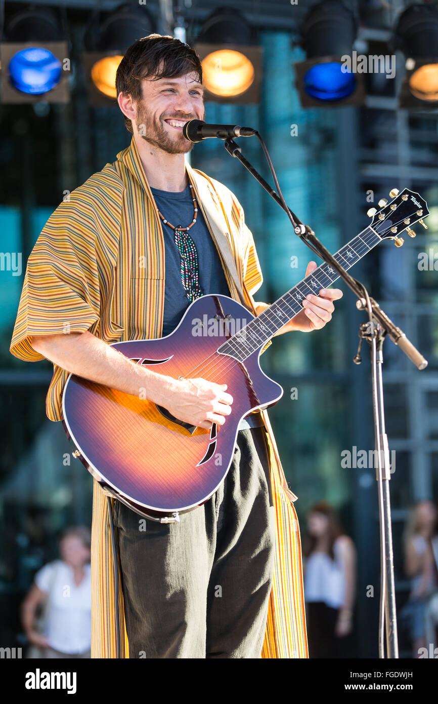 Paul josephs hi-res stock photography and images - Alamy