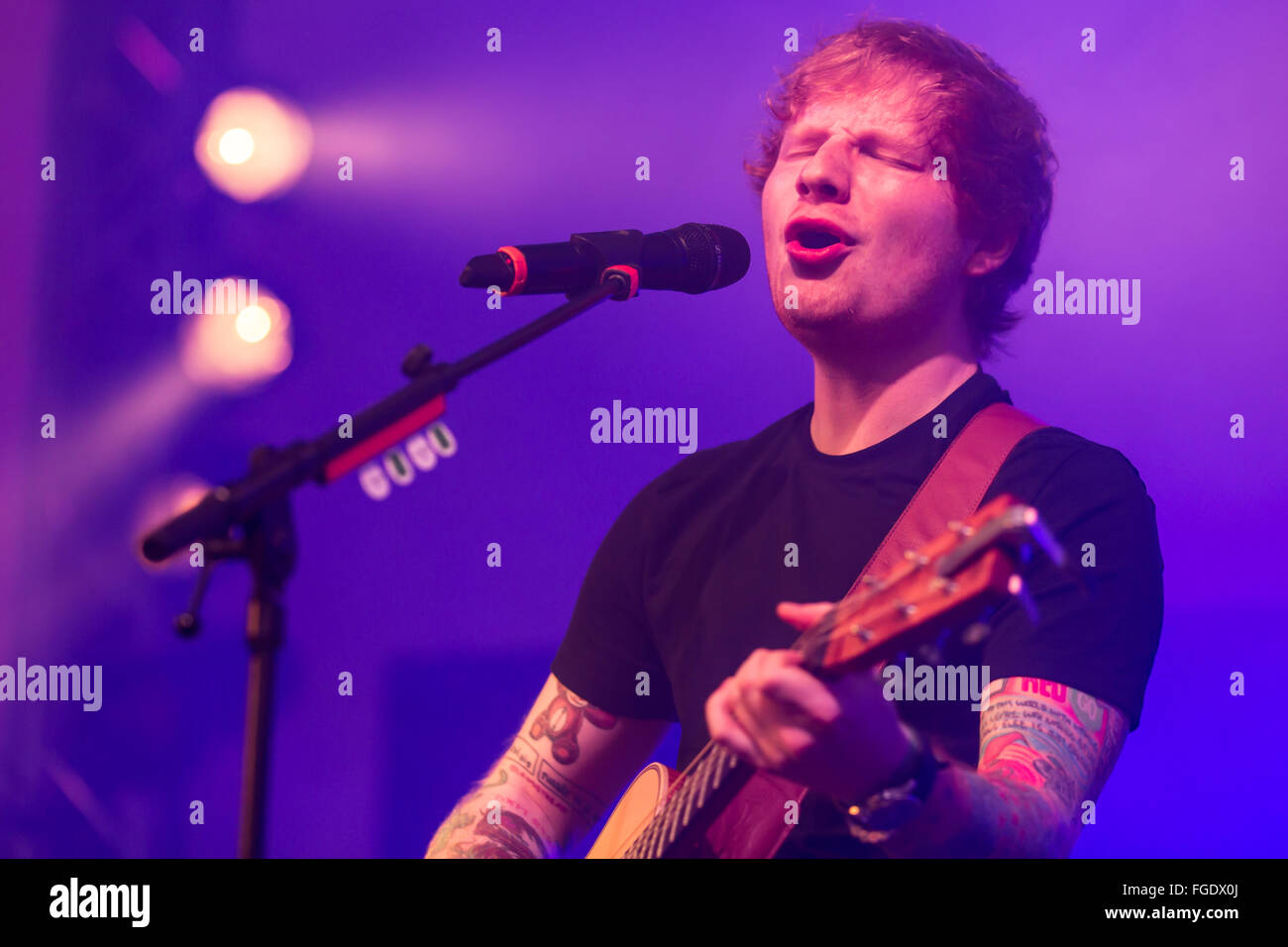 Ed sheeran concert hi-res stock photography and images - Alamy