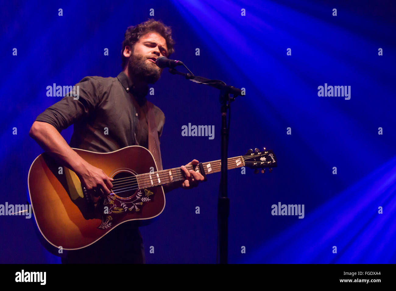 Passenger singer hi-res stock photography and images - Alamy