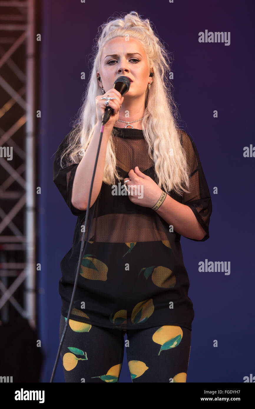 Shannon saunders hi-res stock photography and images - Alamy