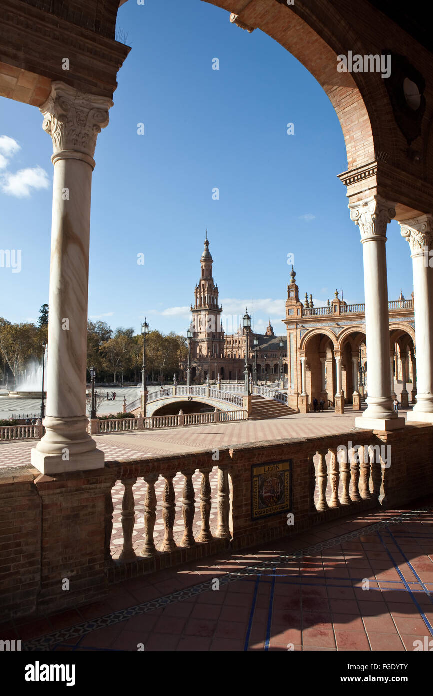 Edificio de sevilla hi-res stock photography and images - Alamy
