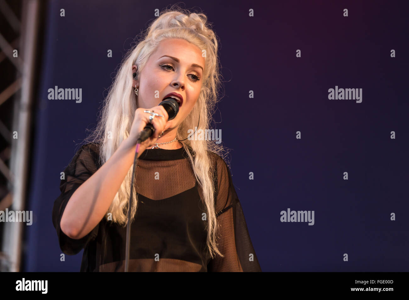 Shannon Saunders High Resolution Stock Photography and Images - Alamy