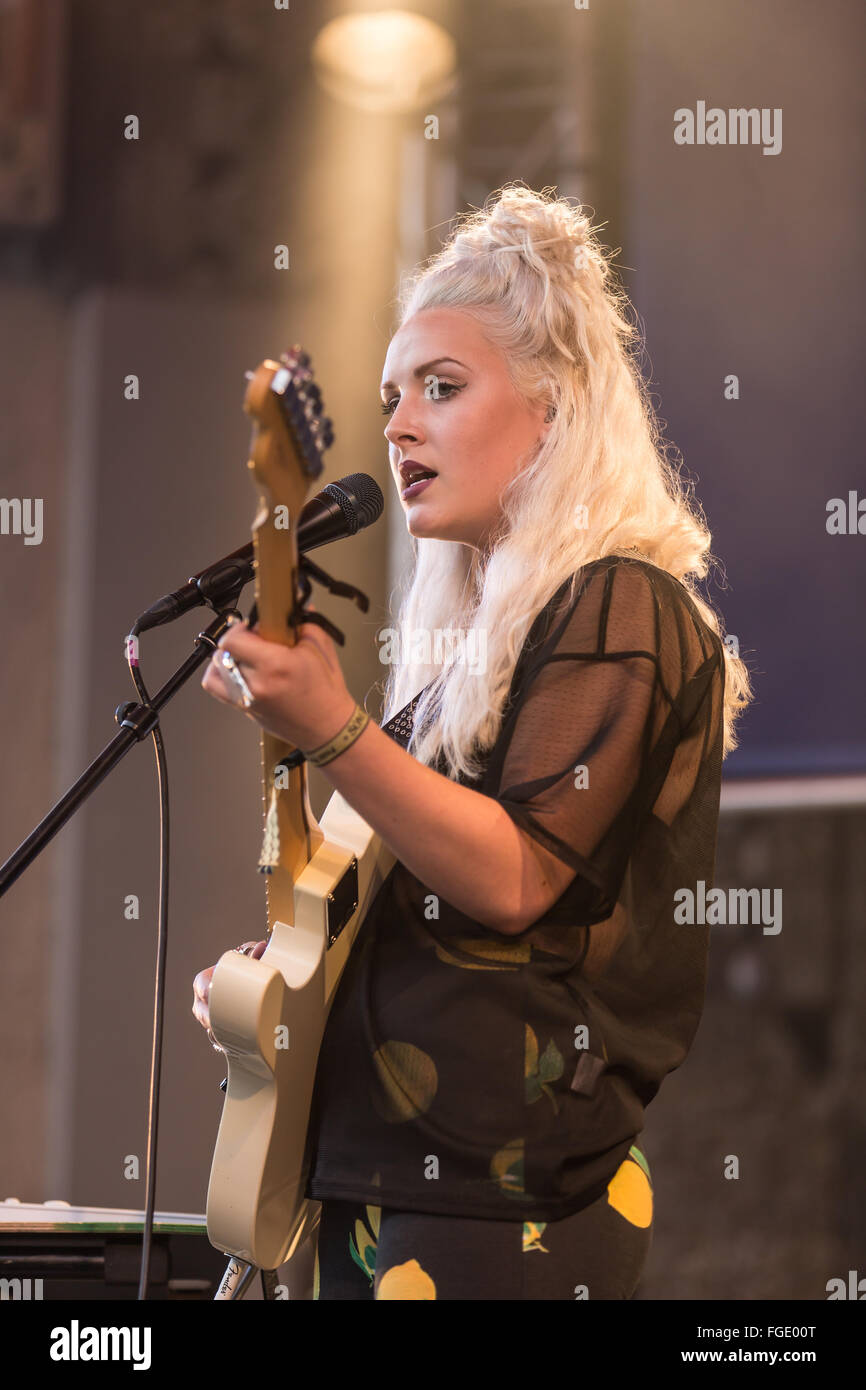 Shannon Saunders High Resolution Stock Photography and Images - Alamy