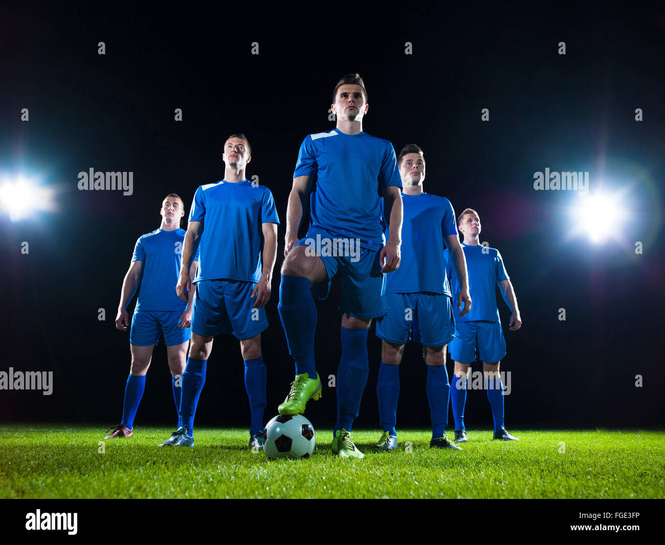 soccer players team Stock Photo - Alamy