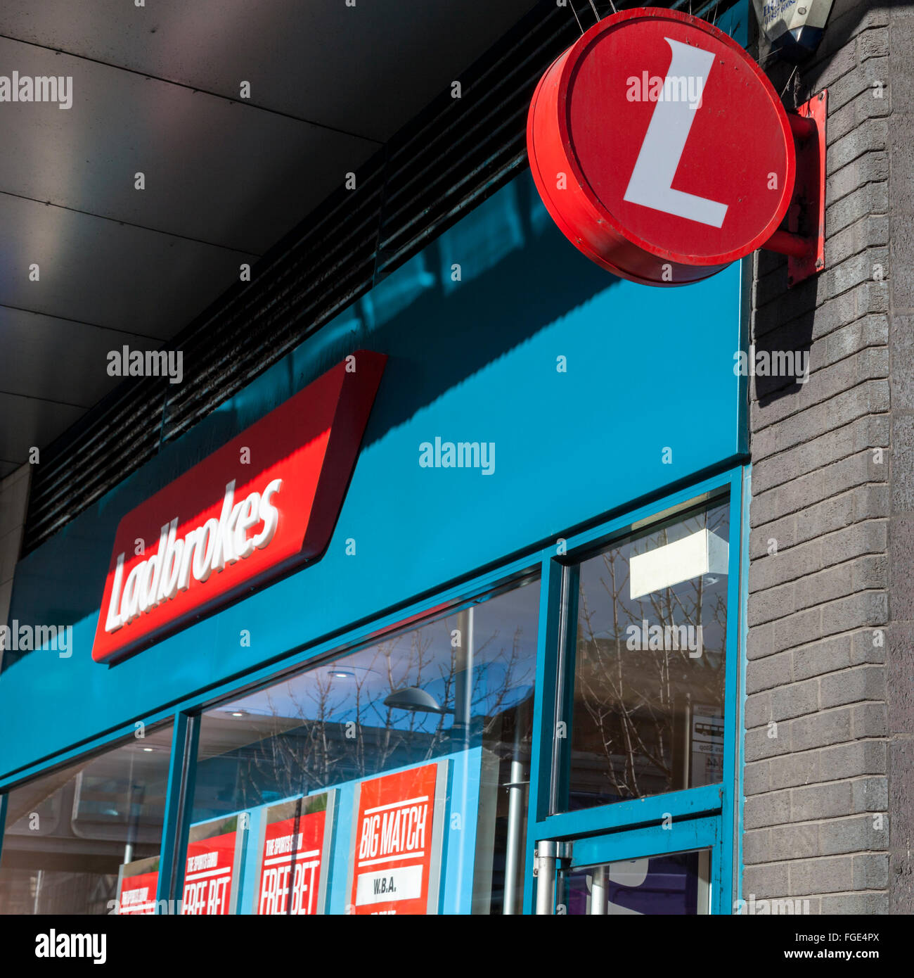 Ladbrokes logo hi-res stock photography and images - Alamy