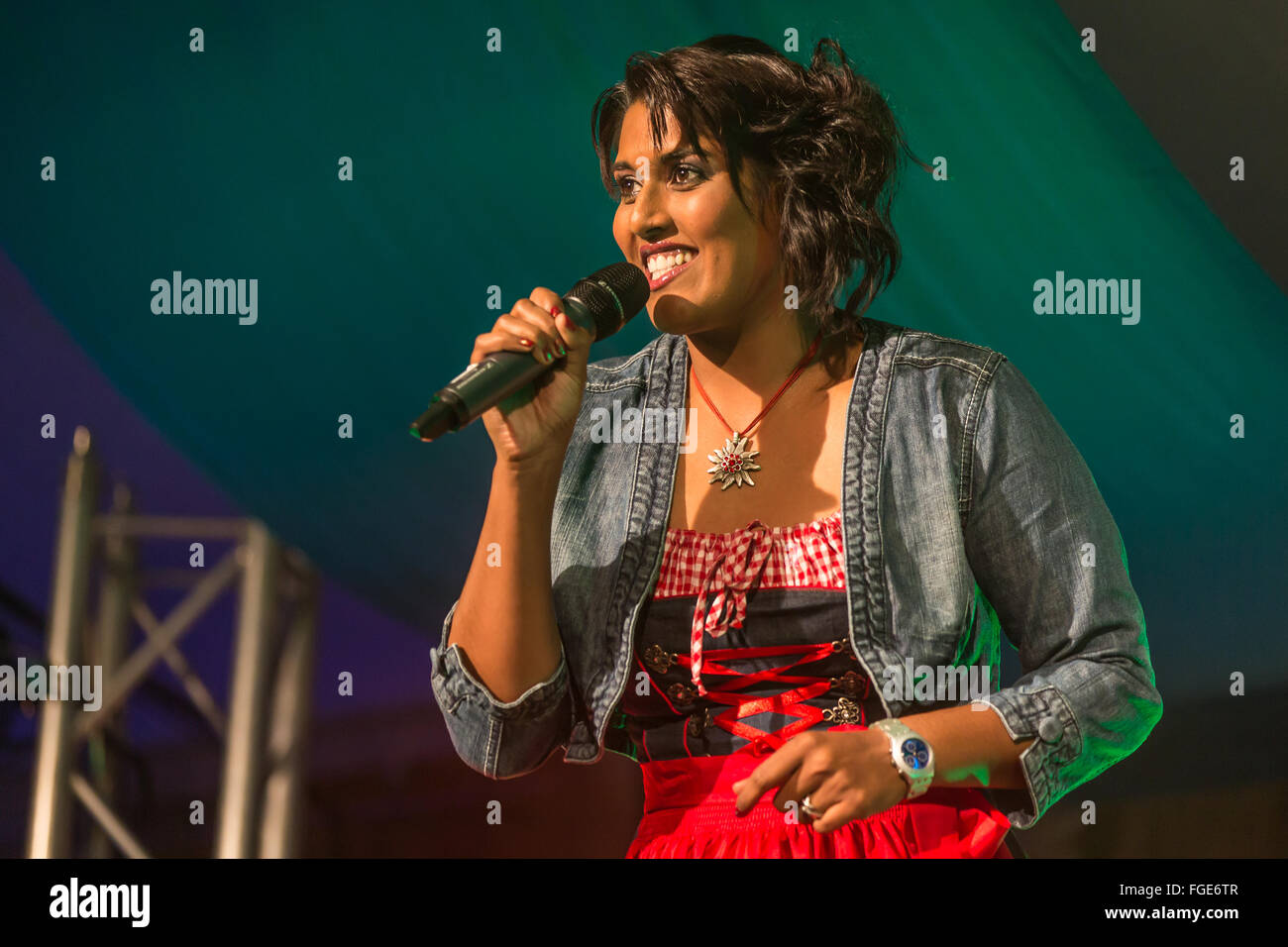 Schwarze sangerin hi-res stock photography and images - Alamy