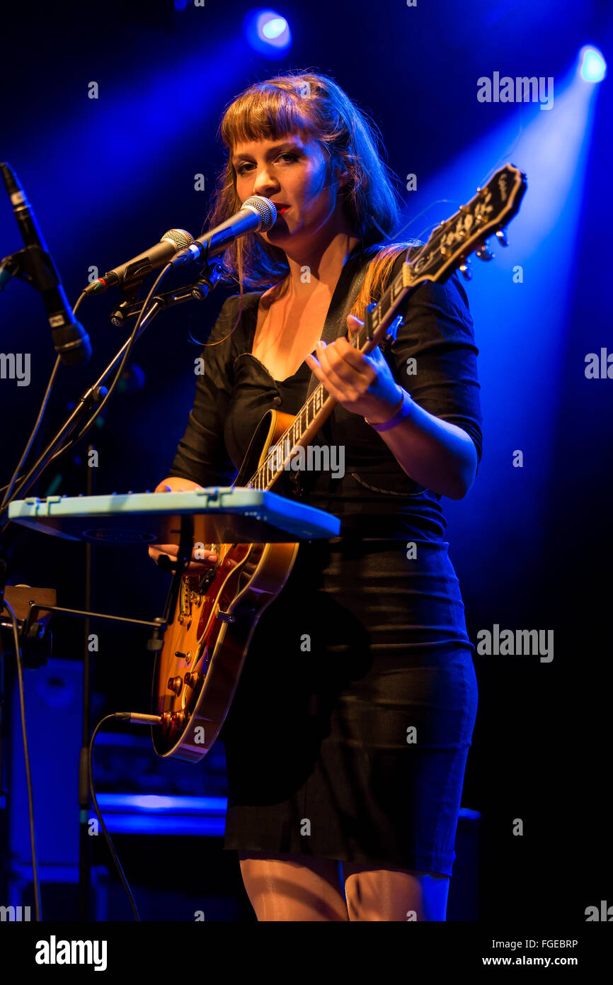 Singer heidi hi-res stock photography and images - Alamy