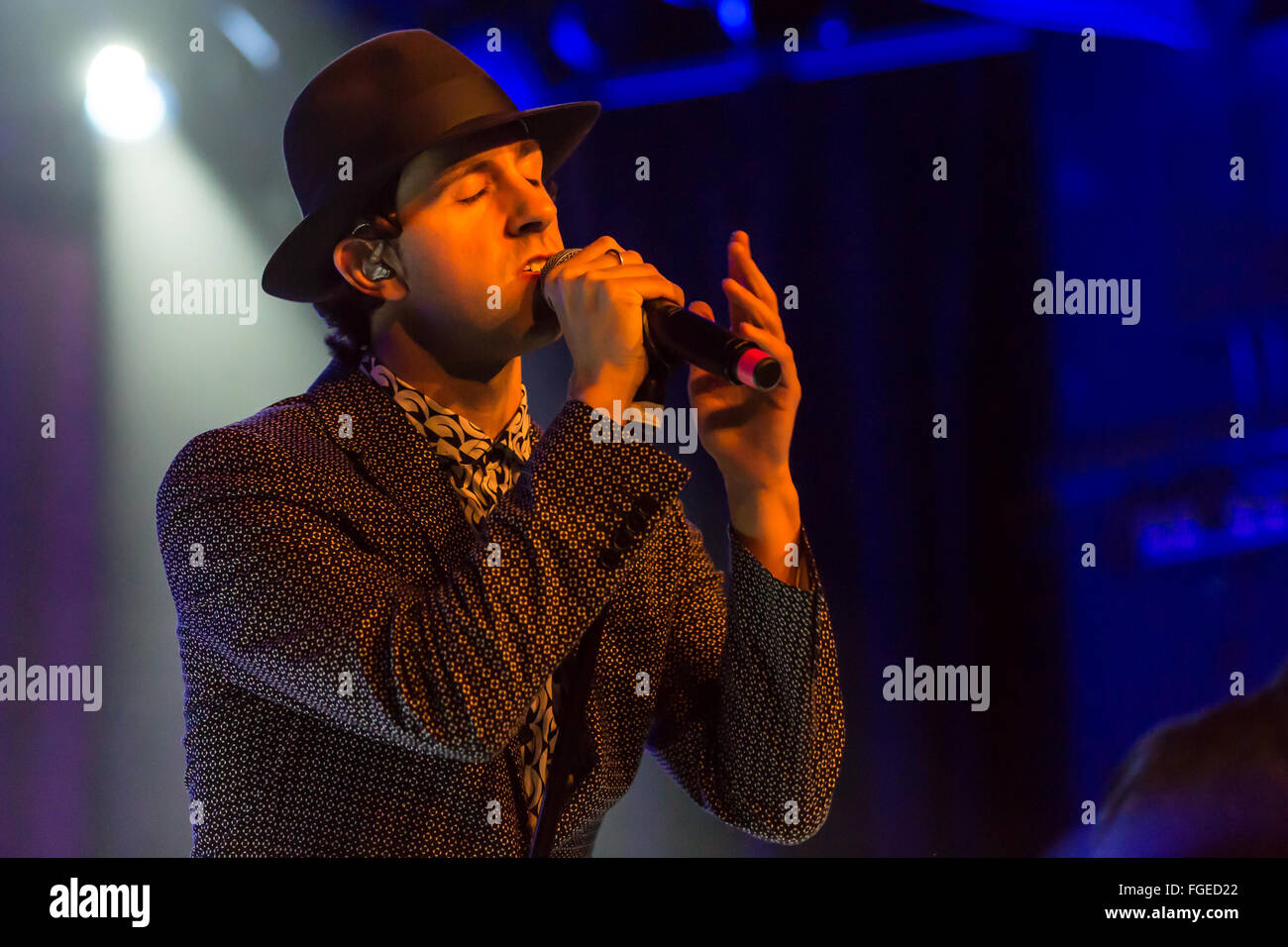 Maximo park singer hi-res stock photography and images - Alamy