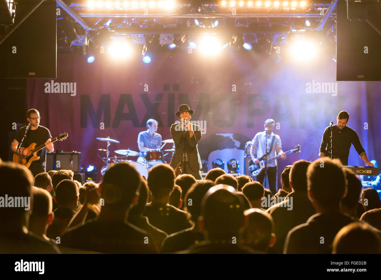 Maximo park singer hi-res stock photography and images - Alamy