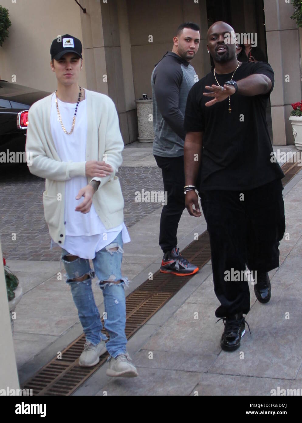 Mens gold chain hi-res stock photography and images - Alamy