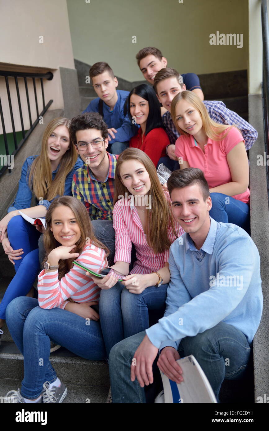 Teamwork teenage hi-res stock photography and images - Alamy