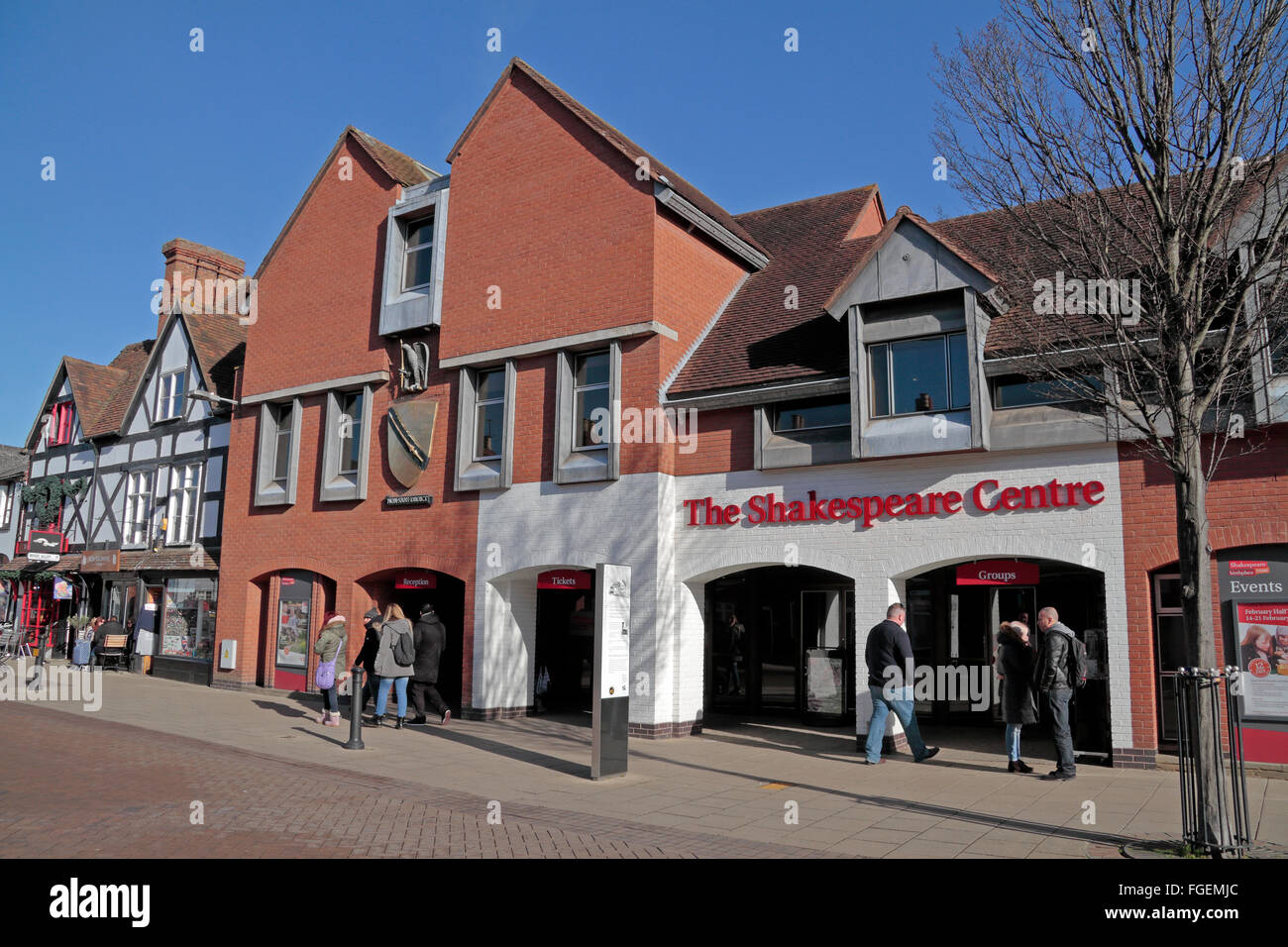The William Shakespeare birthplace Museum (The Shakespeare Centre) on ...