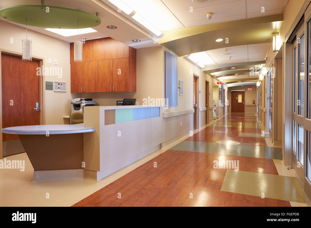 Nurses station hi-res stock photography and images - Alamy