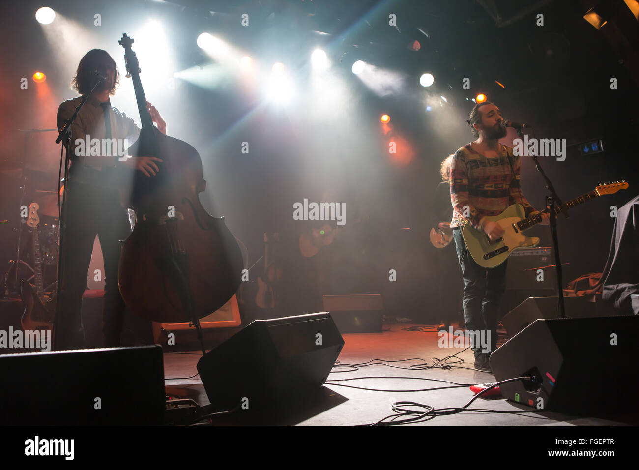 Baby singer hi-res stock photography and images - Alamy