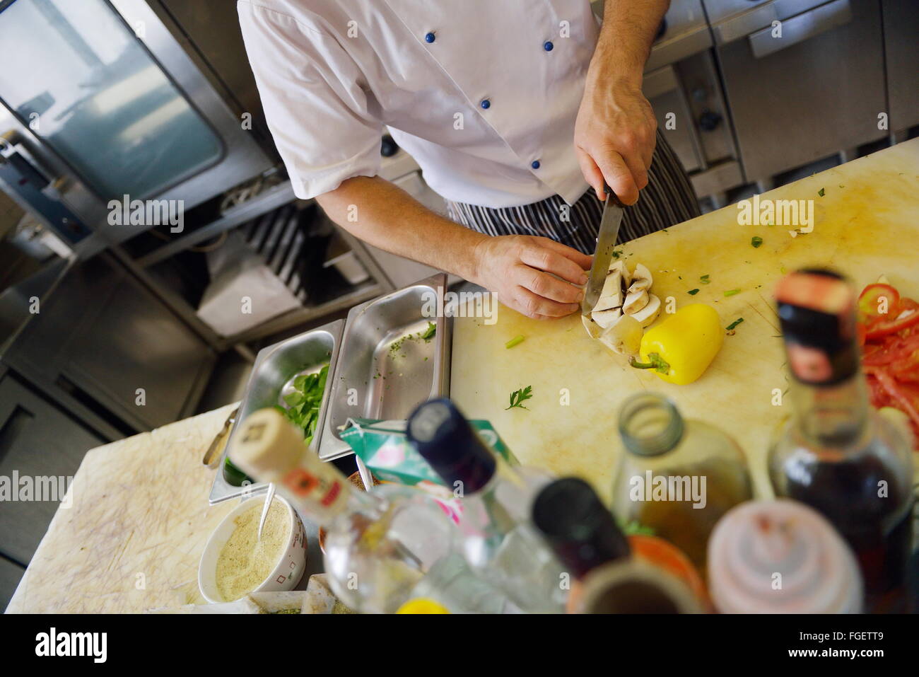 chef preparing food Stock Photo - Alamy