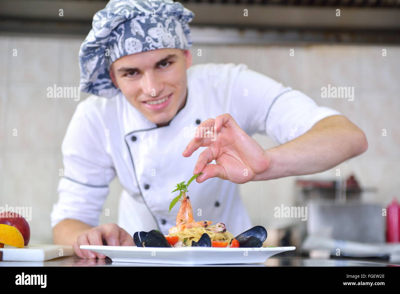 chef preparing food Stock Photo - Alamy