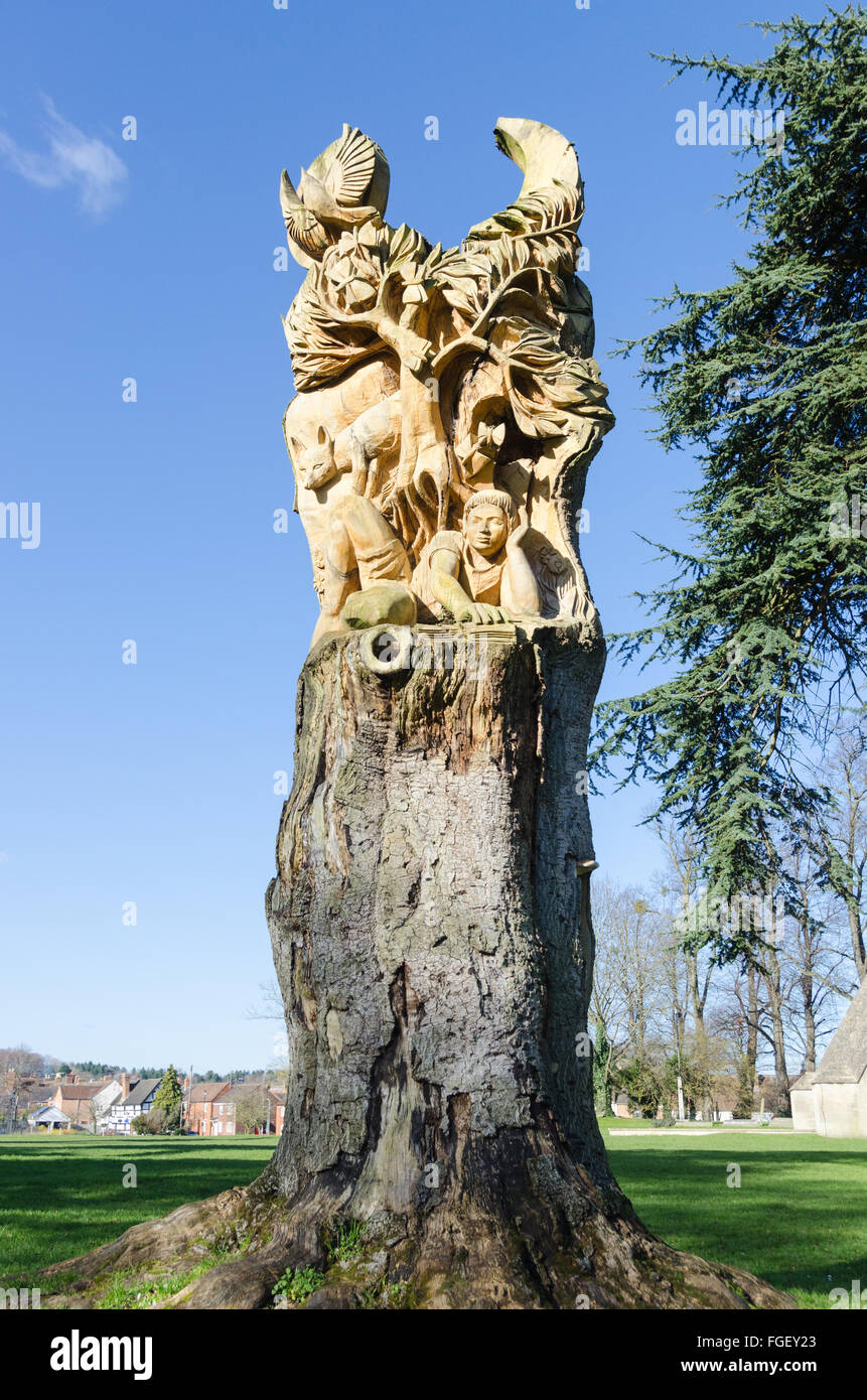 Tree carving hi-res stock photography and images - Alamy
