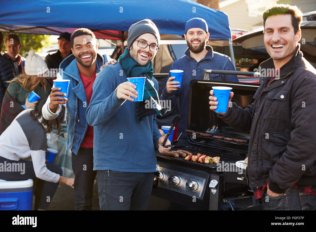 Tailgating football fans hi-res stock photography and images - Alamy