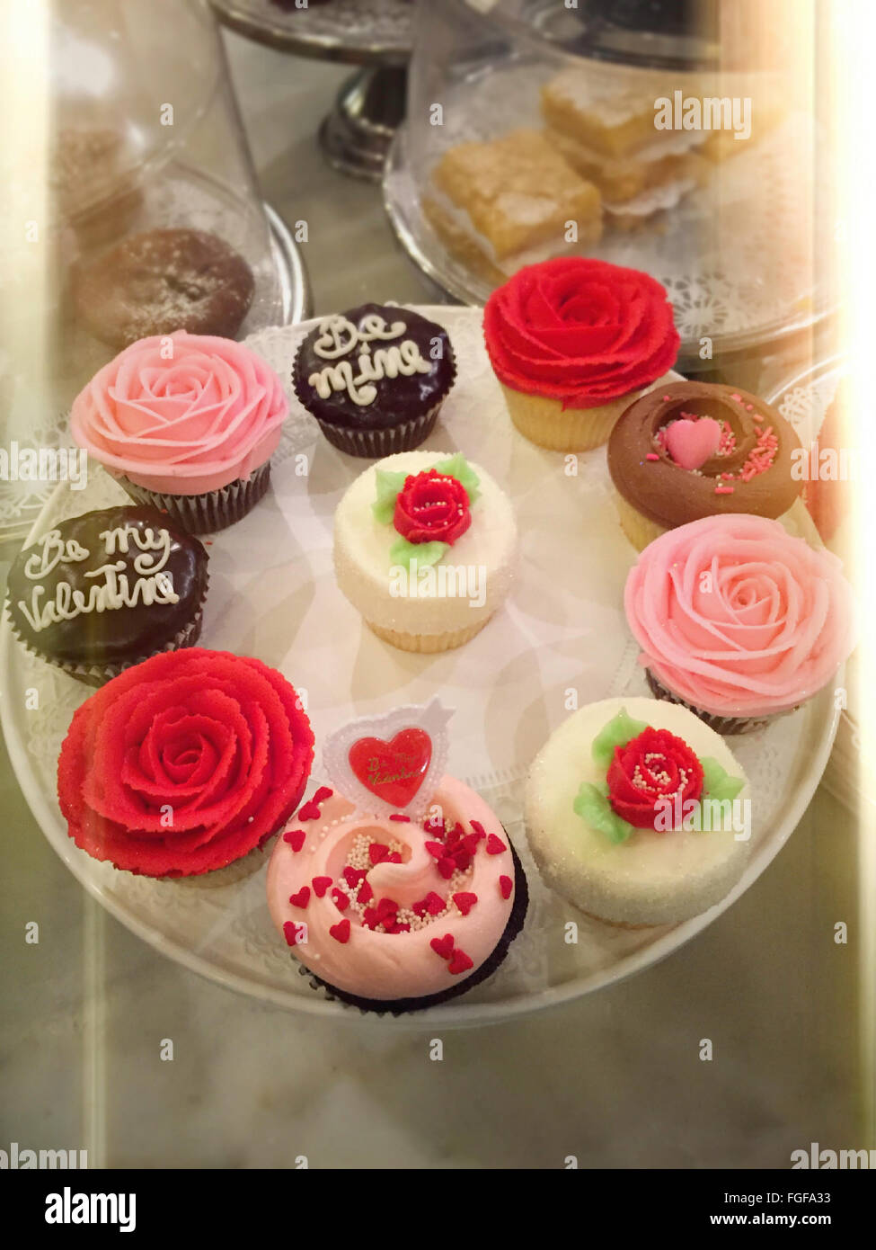 10 cupcakes hi-res stock photography and images - Alamy