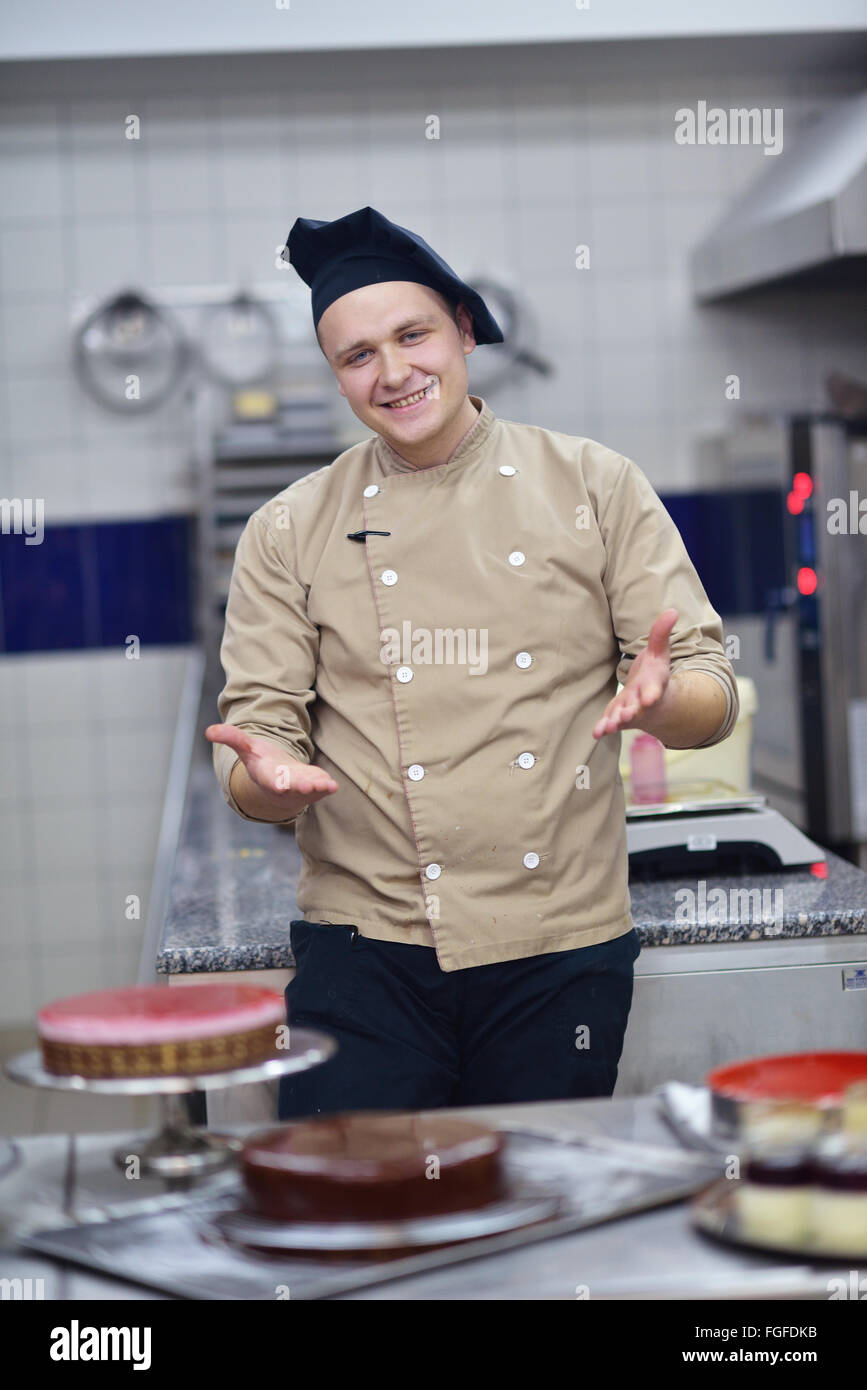 chef preparing desert cake in the kitchen Stock Photo - Alamy