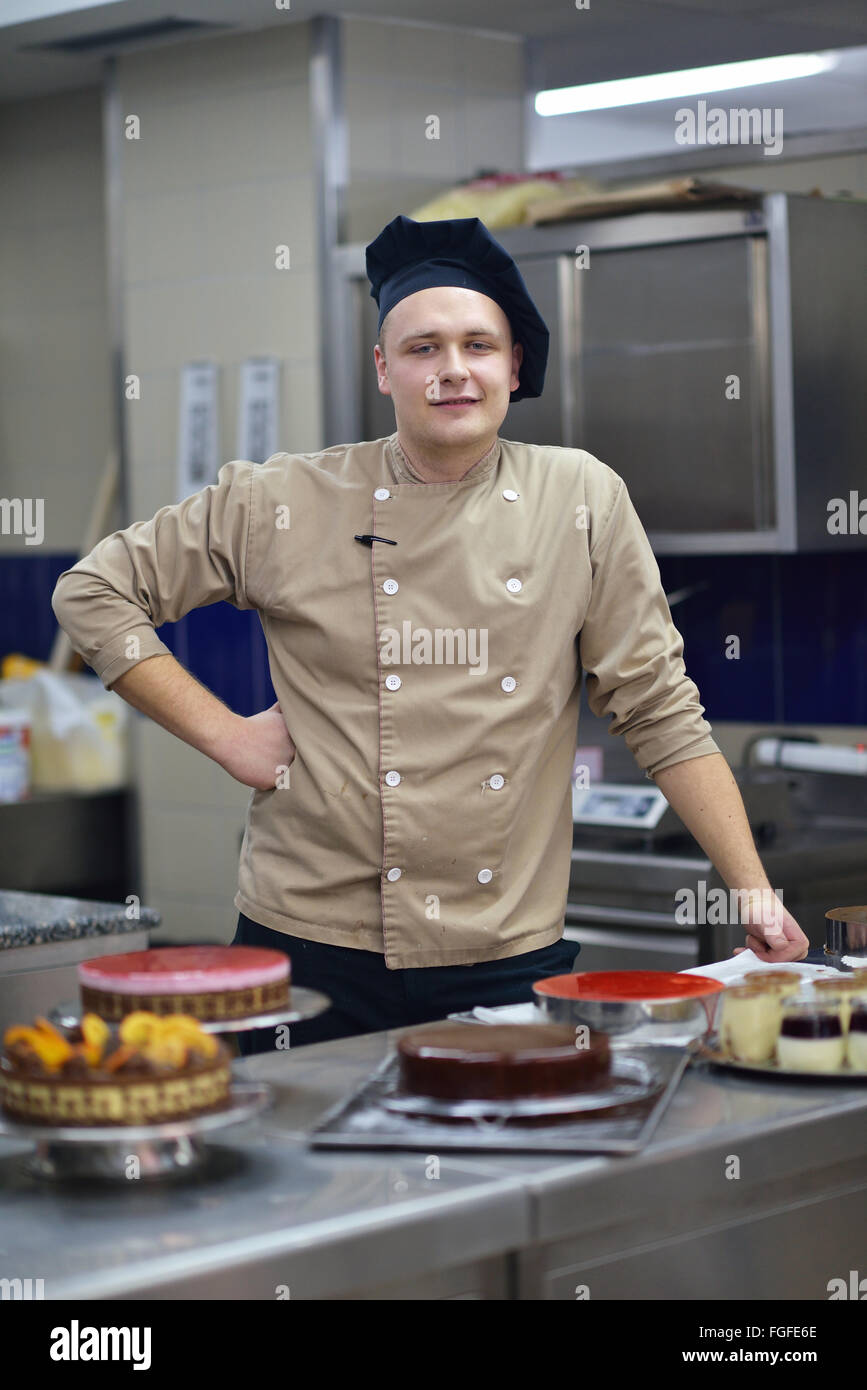 chef preparing desert cake in the kitchen Stock Photo - Alamy