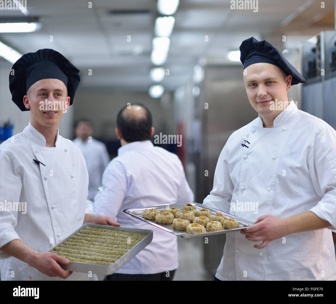 chef preparing desert cake in the kitchen Stock Photo - Alamy