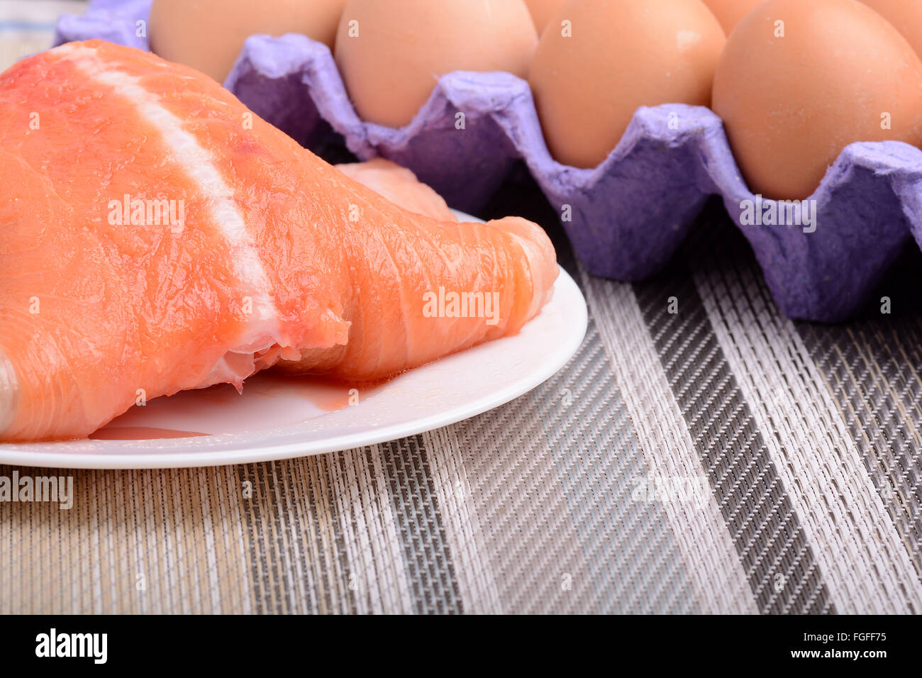 Red huge egg hi-res stock photography and images - Alamy