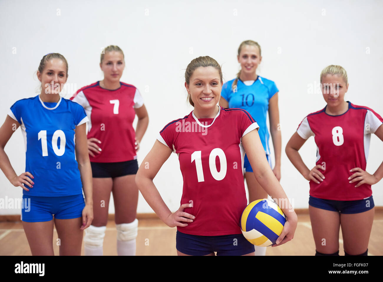 volleyball woman group Stock Photo - Alamy