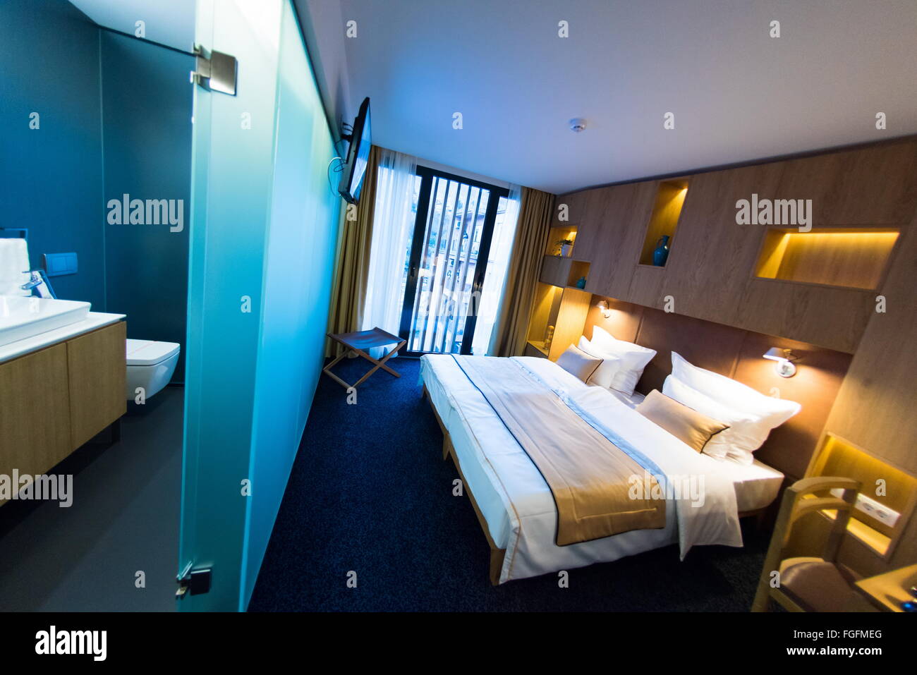 modern hotel room Stock Photo - Alamy