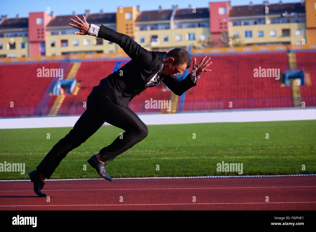 business man ready to sprint Stock Photo - Alamy