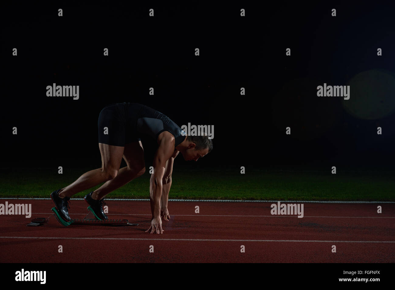Athletic man start Stock Photo - Alamy