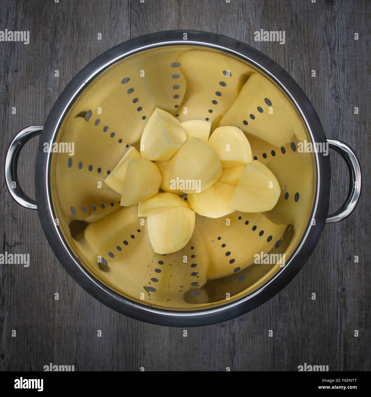 Washed and peeled potatoes hi-res stock photography and images - Alamy