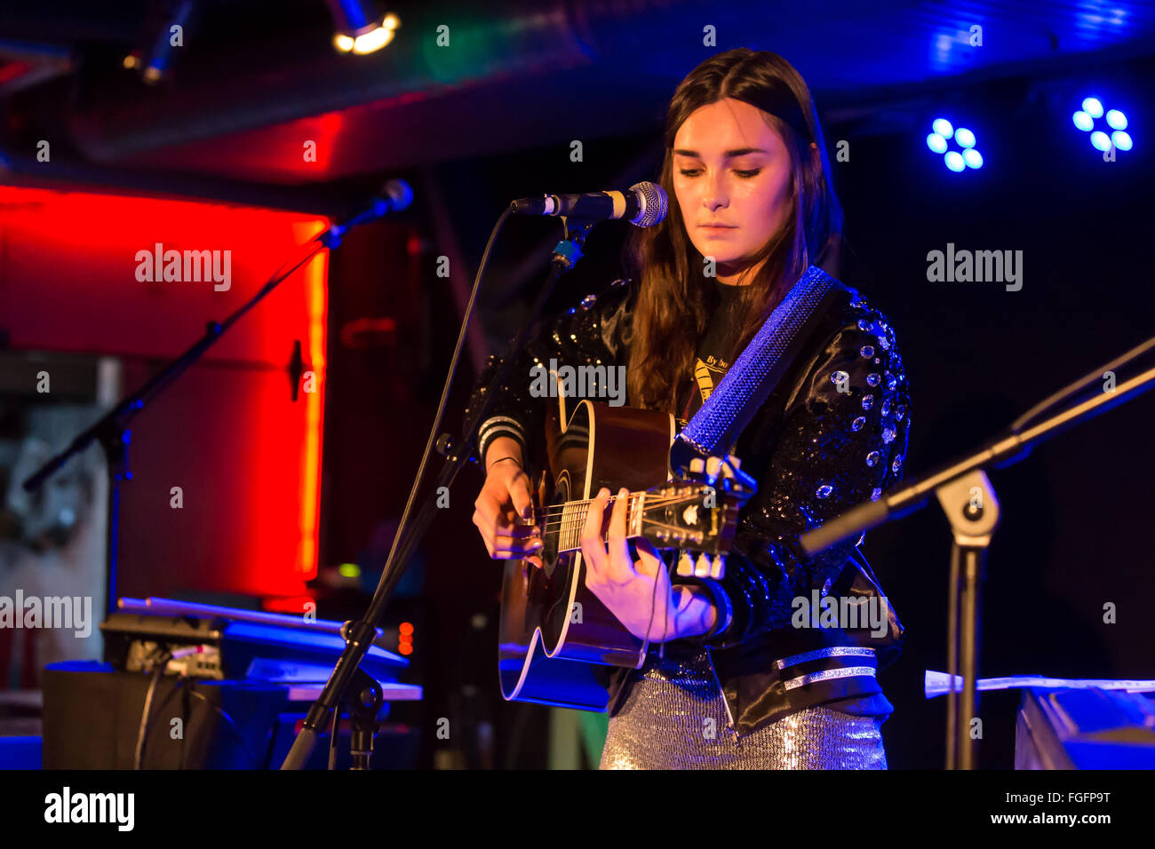 Lisa mitchell hi-res stock photography and images - Alamy