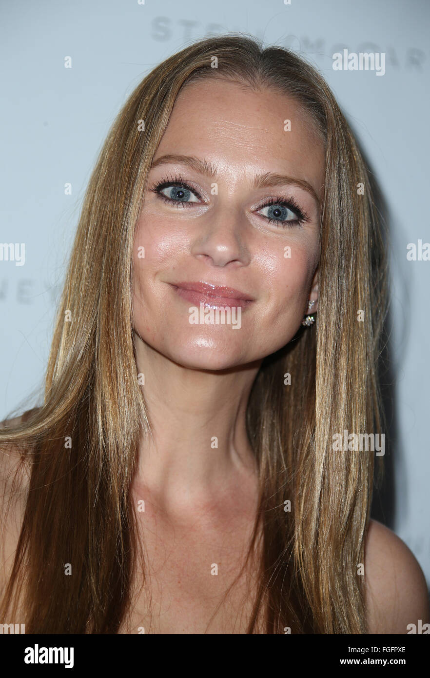 Stella McCartney Autumn 2016 Presentation Featuring: A.J. Cook Where ...