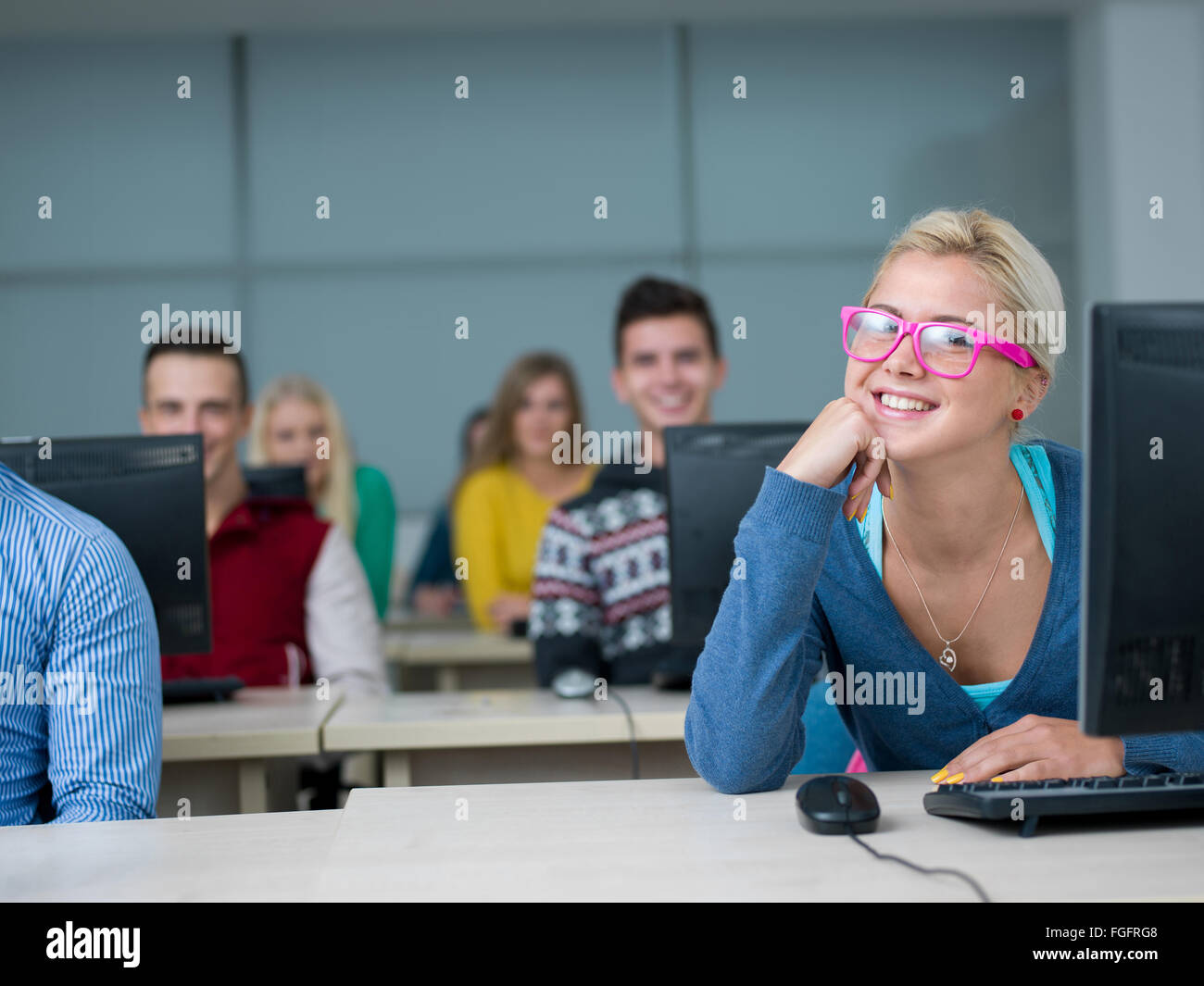 students group in computer lab classroom Stock Photo - Alamy