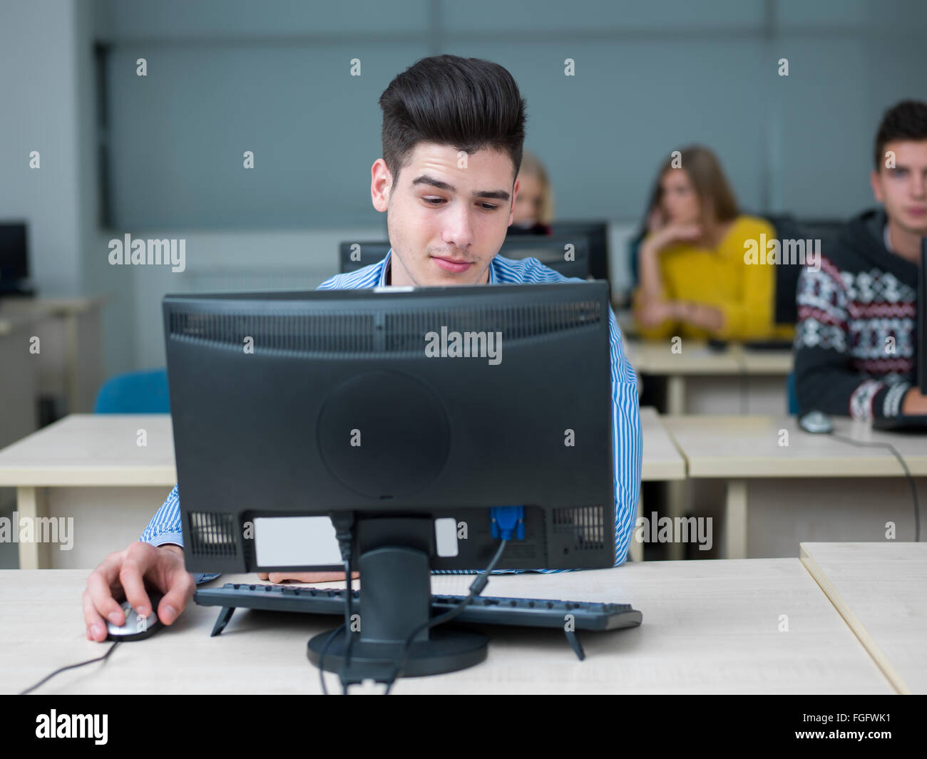 students group in computer lab classroom Stock Photo - Alamy