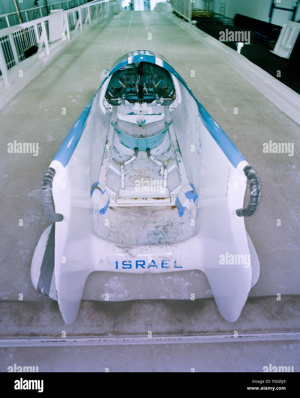 Skeleton sled team hi-res stock photography and images - Alamy
