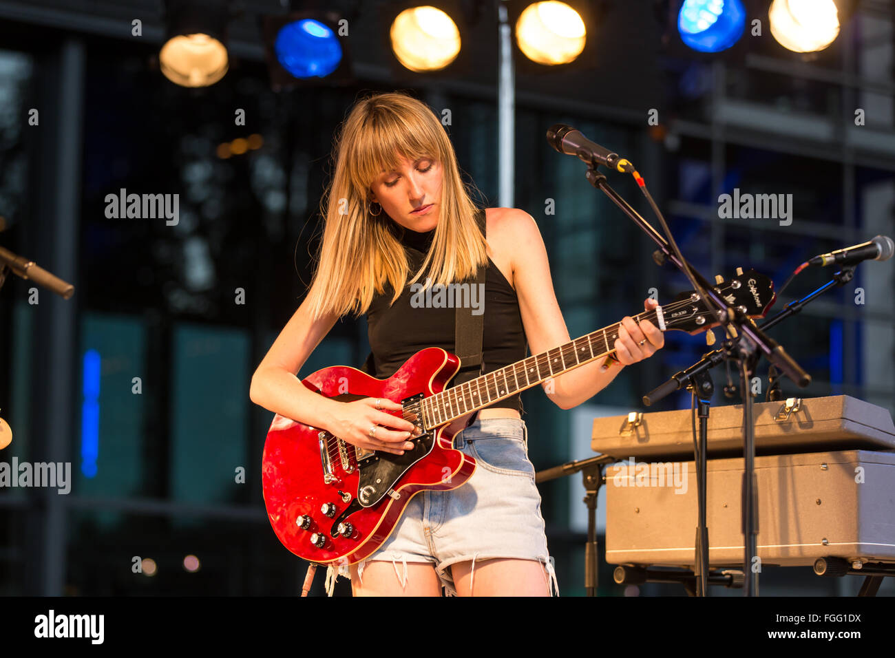 Ider women hi-res stock photography and images - Alamy