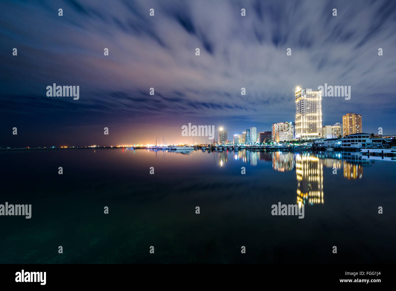 Manila Bay at night, seen from Harbour Square, in Pasay, Metro Manila ...