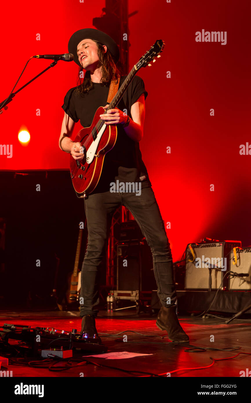 James bay on stage hi-res stock photography and images - Alamy