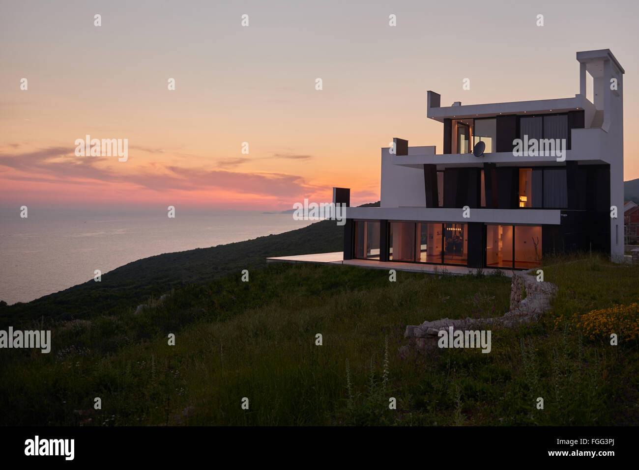 Private house residential lighting hi-res stock photography and images ...