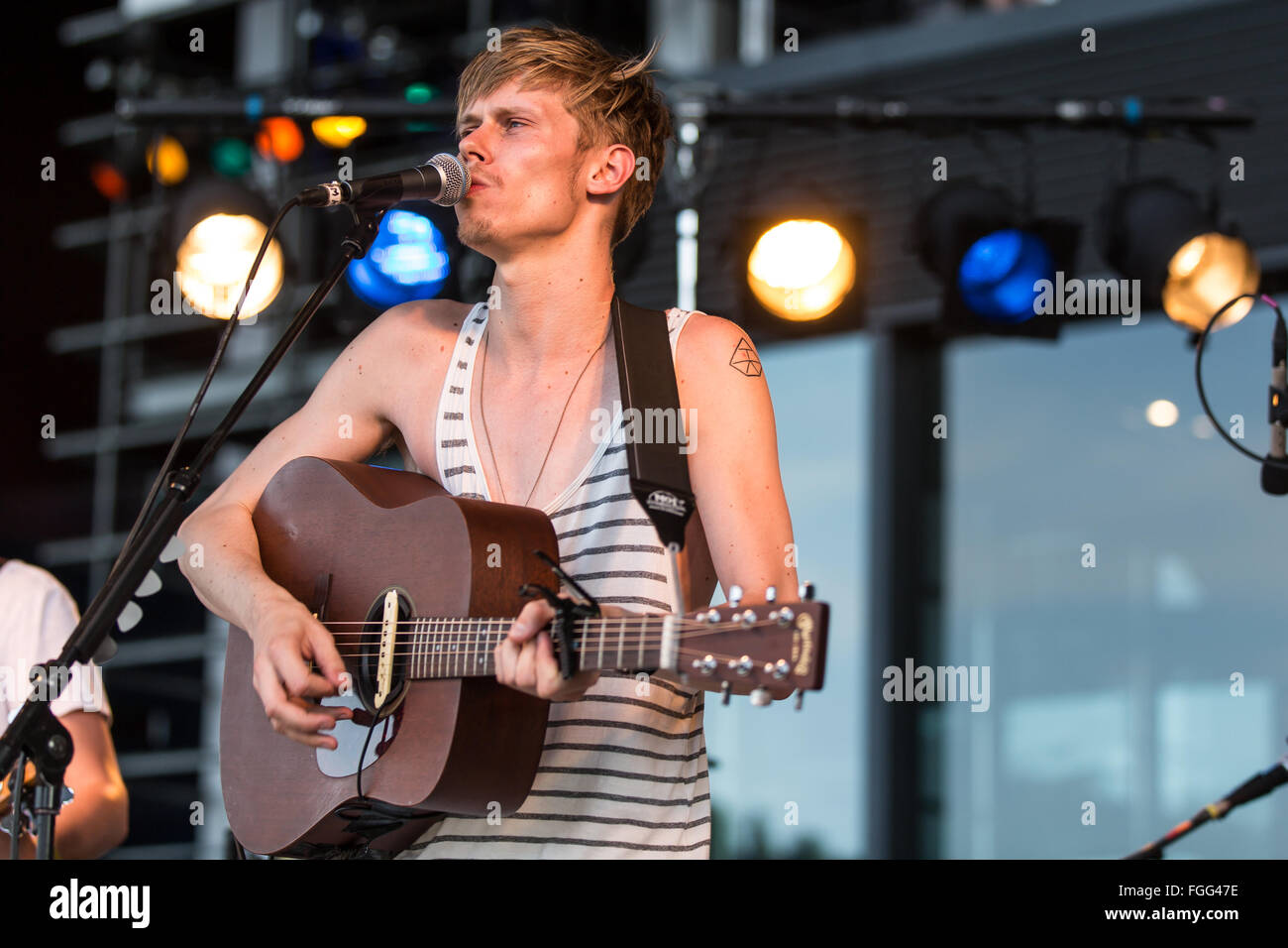 Concert tom hi-res stock photography and images - Alamy