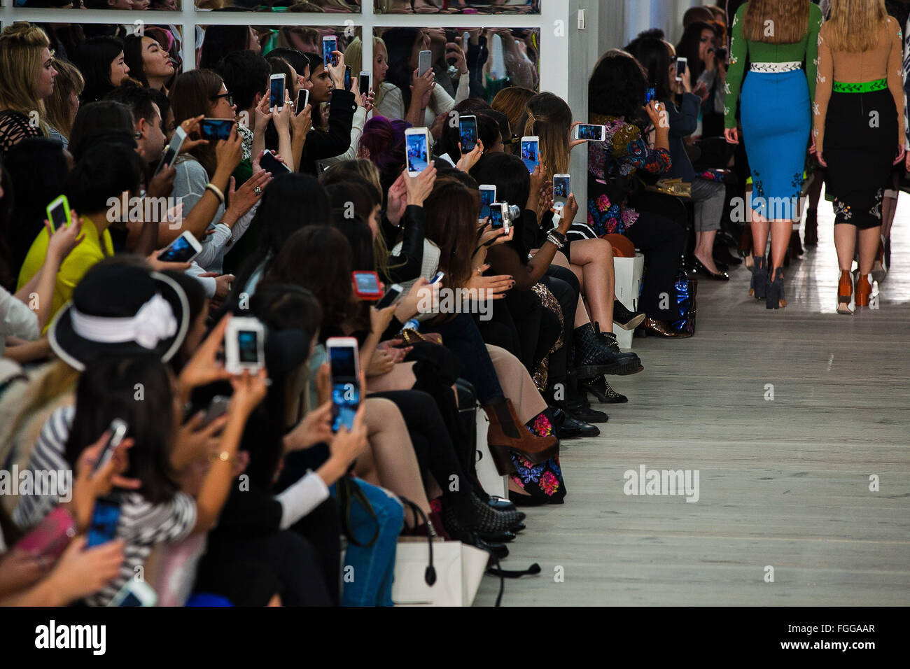 Chinese catwalk hi-res stock photography and images - Alamy