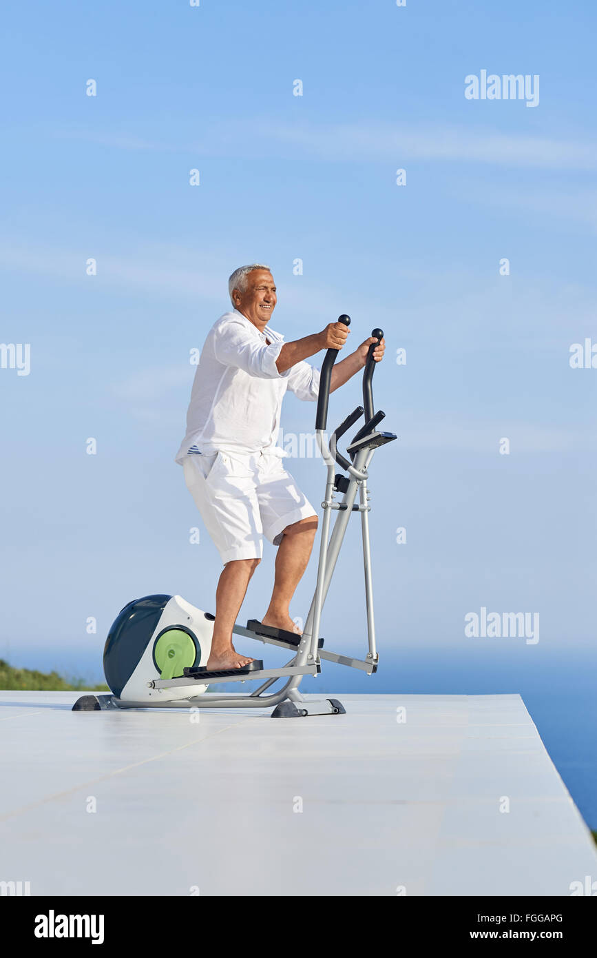Senior person working hi-res stock photography and images - Alamy