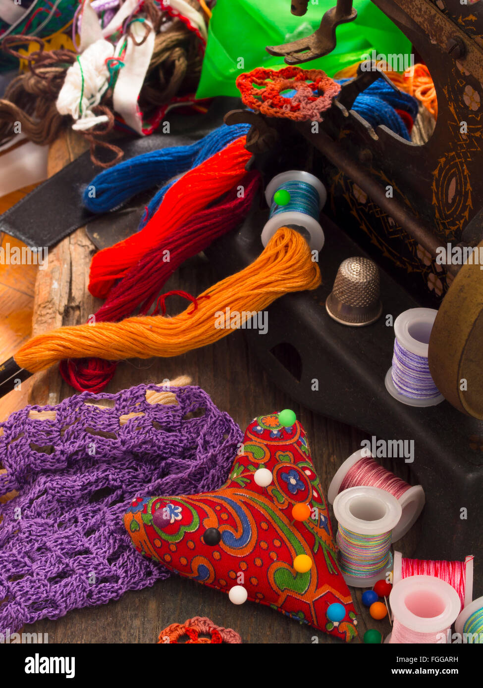 sewing machine with sewing equipment Stock Photo - Alamy